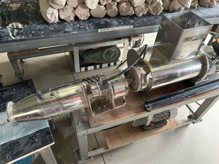 In the pottery | Tonight my Fingers Smell of Garlic | Page 2